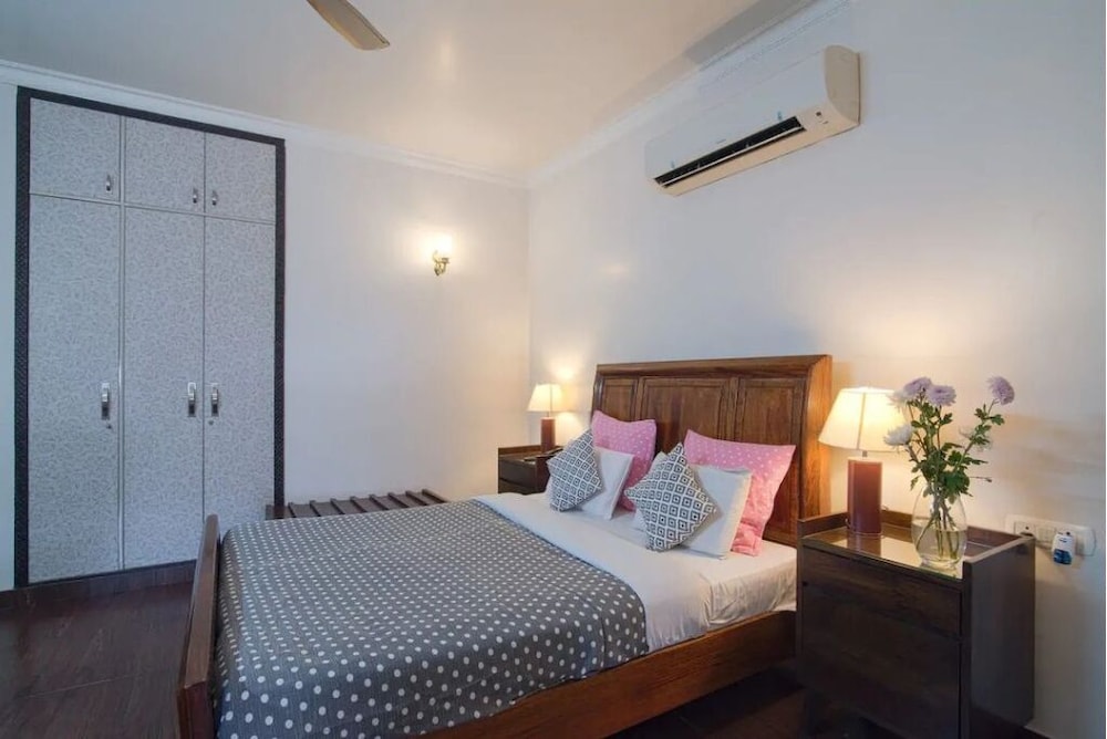Studio Apartment With Kitchen And Balcony Near Huda City Metro, Gurgaon - Gurgaon