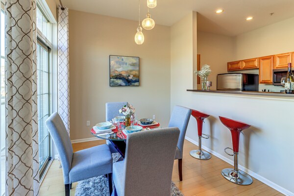 Michigan Townhome W/ Smart Tv: 25 Mi To Detroit! - Novi, MI