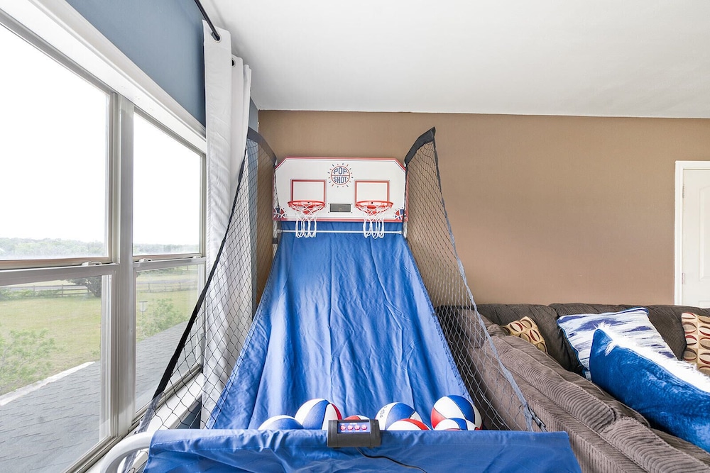 Family Ranch On 14 Acres +Wiffle Ball & Disc Golf Course And Large Game Room - Leander, TX
