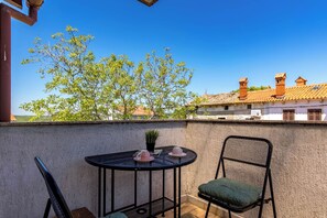 Apartamento Familiar, 1 quarto (Holiday Home Sladonja - Apartment 01) | Varanda