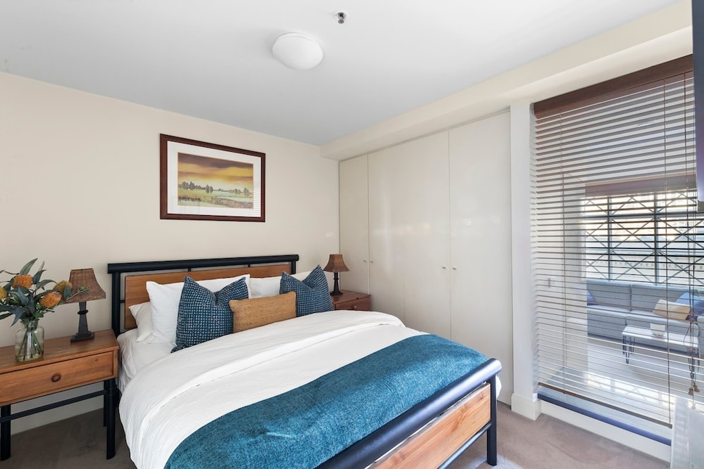 1-bedroom Unit In Classic Melbourne Cbd Building! - La Trobe University City Campus