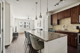 Apartamento Clássico (Self Check-in with Virtual Front Desk) | Refeições no quarto