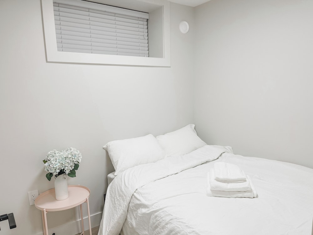 Brand New Cozy 2 Bedroom Basement Suite - Vancouver