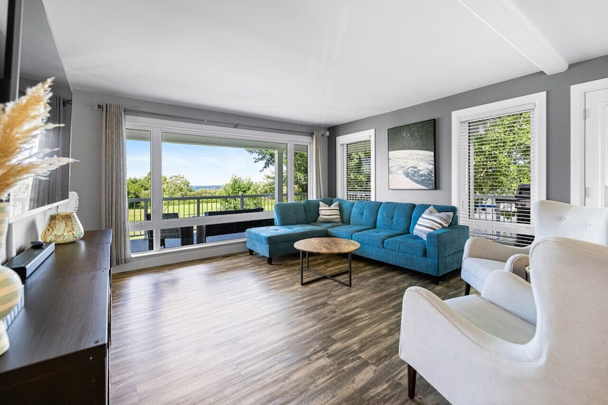 Sea La Vie- Ocean View Vacation Home - Shediac