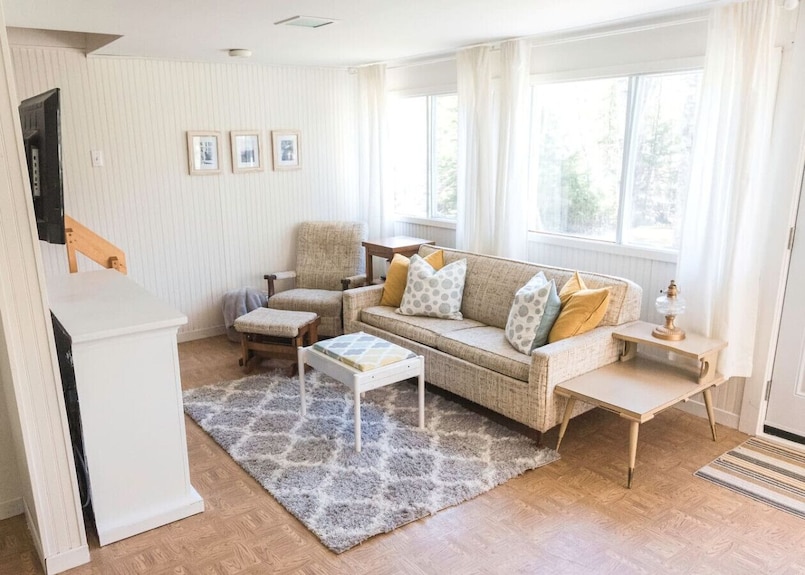 Rustic Retreat- Bois Joli Beach - Prince Edward Island