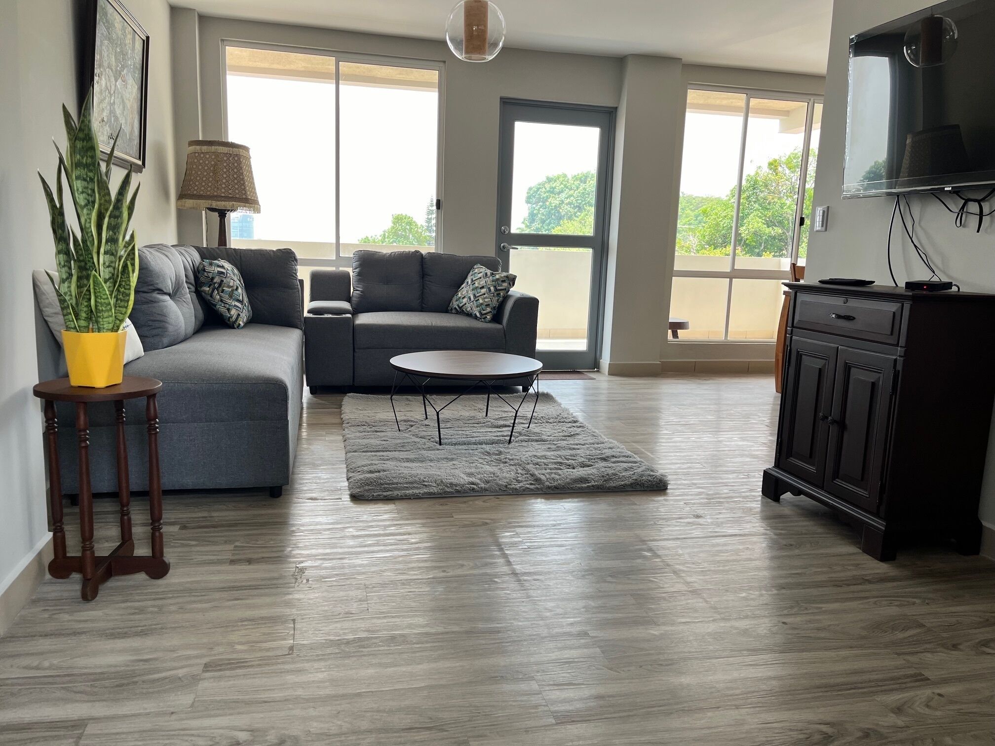 Av Masferrer, La Mejor Ubicacion En Colonia Escalon. Grande, Cómodo Y Moderno - San Salvador