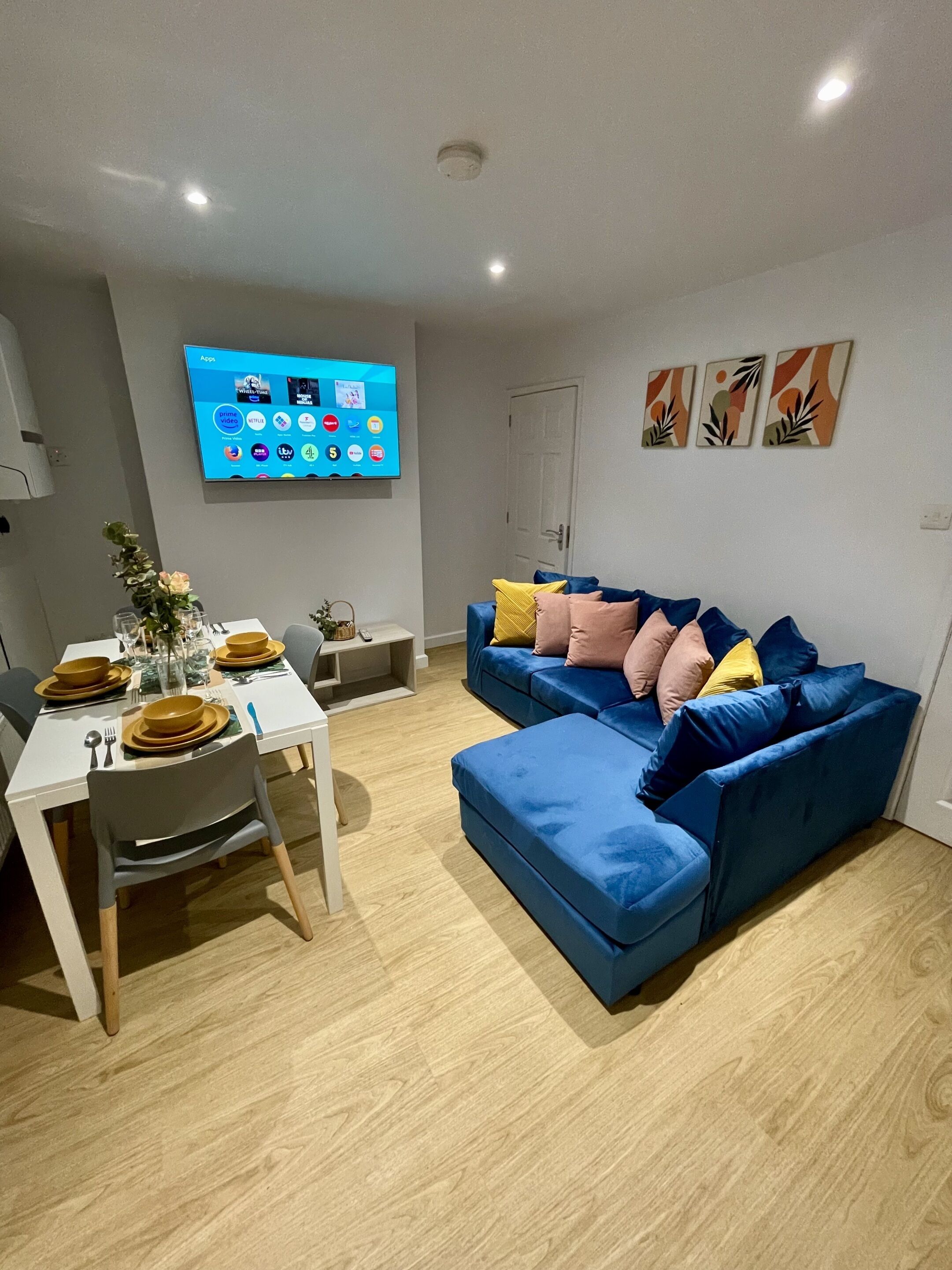 House - Spacious Quality Double Room -  Rentals - Cheltenham