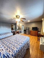 Quarto, 1 cama de casal, para fumantes | Wi-Fi de cortesia, roupa de cama