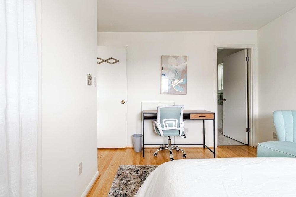 Charming 1 Bedroom Apartment Near University Of Washington - Bothell, WA