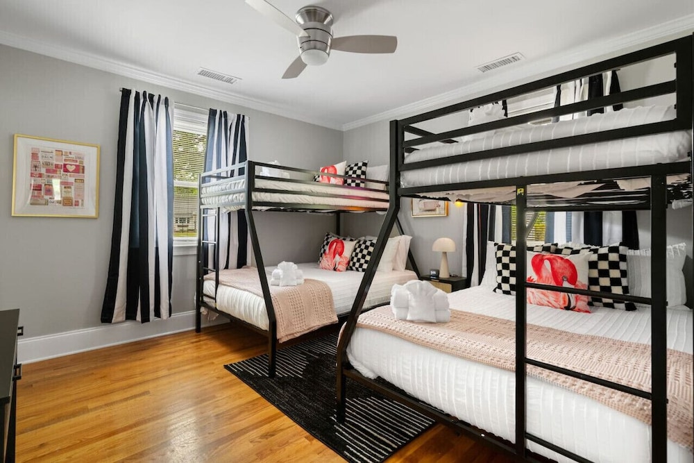 Renovated! 4 Bedroom House In Park Circle! - Charleston, SC