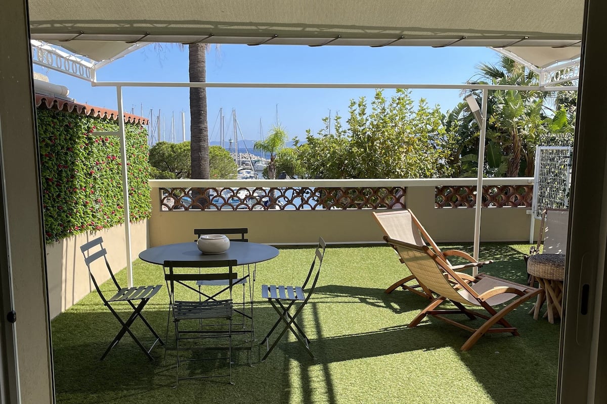 Suite Le Rabelais avec Grande Terrasse, vue Mer | Equipamento para trabalhar no quarto