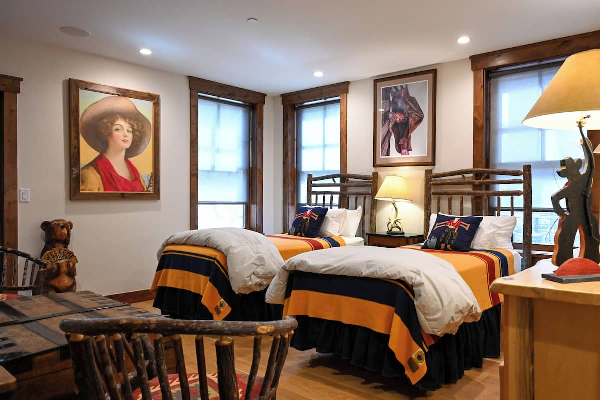 Quarto premier, 3 quartos (Condo) | Roupas de cama premium, cofres nos quartos, escrivaninha
