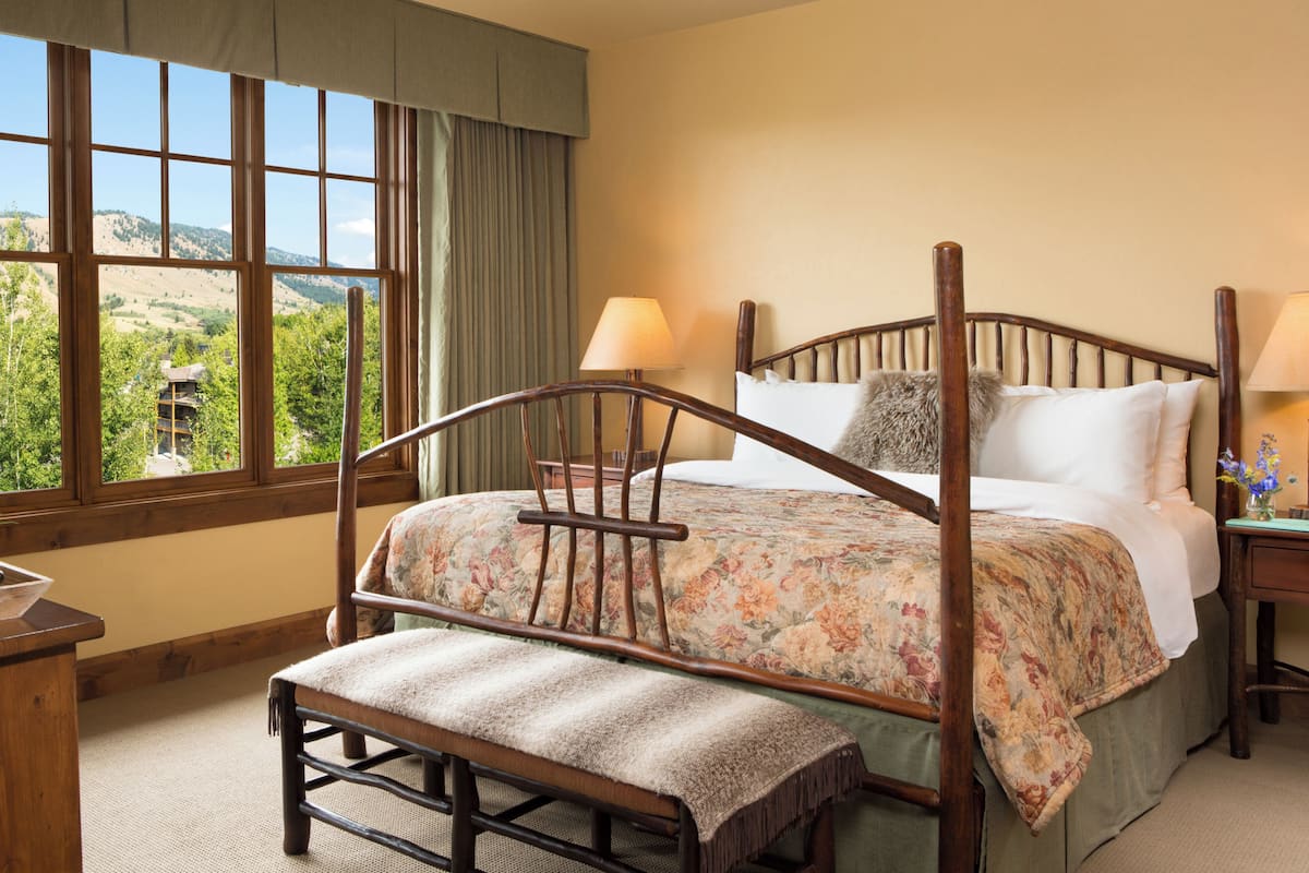 Quarto, 1 quarto (Residence) | Roupas de cama premium, cofres nos quartos, escrivaninha