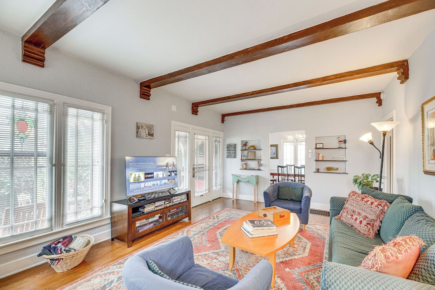 2 Blocks To Melrose Ave! Home W/ Furnished Patio - West Hollywood, CA