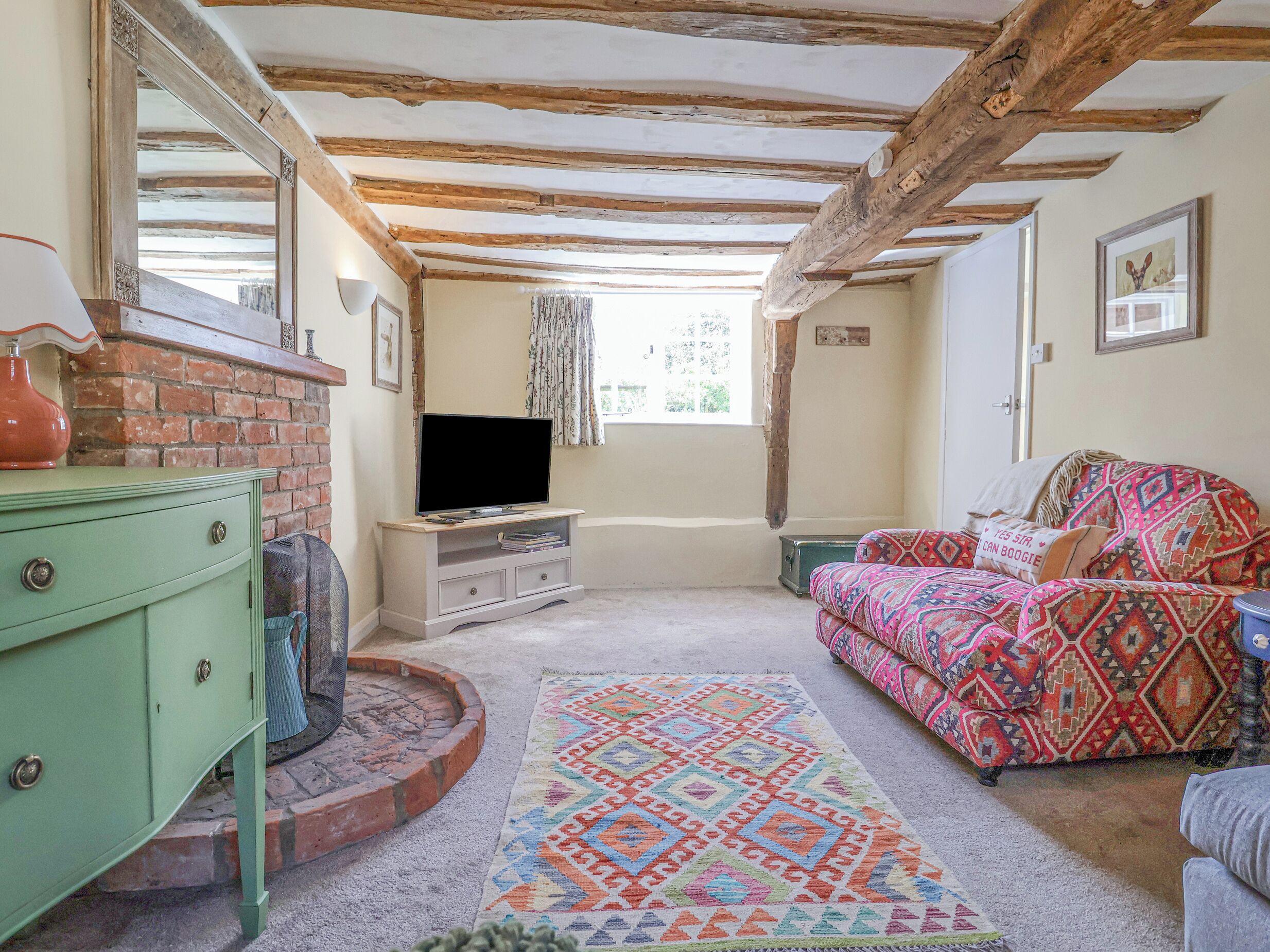 3 The Almshouse, Pet Friendly, With A Garden In Peasenhall - Suffolk