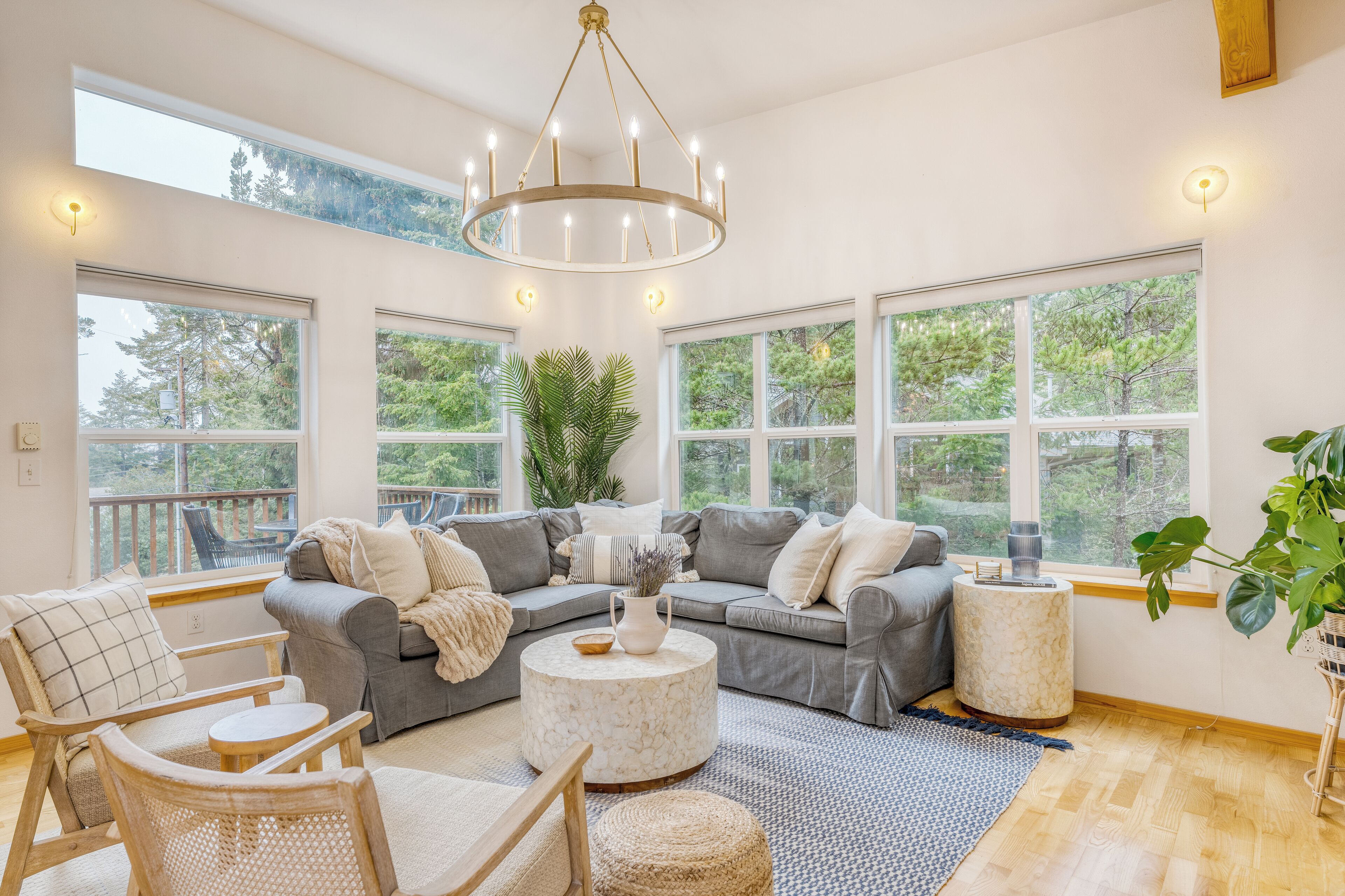 Cozy Escape W/ Fire Pit, Walk To Beach | Buttercup Bay Hideaway By Avantstay - Manzanita, OR