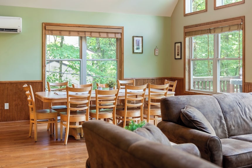 Coyote Cabin By Avantstay | Hot Tub + Walk To Lake - Lake Harmony, PA