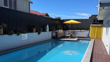 2 piscinas interiores, piscina exterior