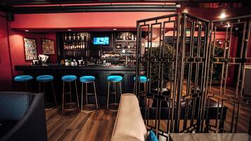 2 bares/lounges