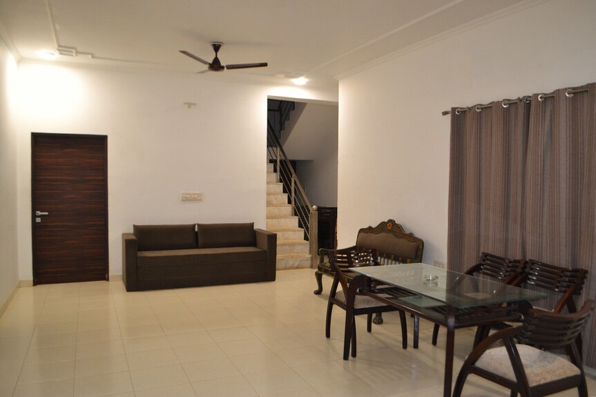 Cozy Farmstay With Swimming Pool. Pet Friendly - Rajasthan