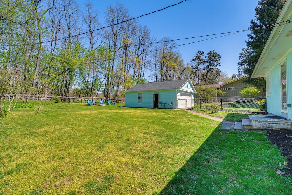 White Lake Vacation Rental ~ 5 Mi To Skiing! - Cooley Lake, MI