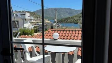 Quarto quádruplo superior, sacada, vista para o lago | Vista da sacada