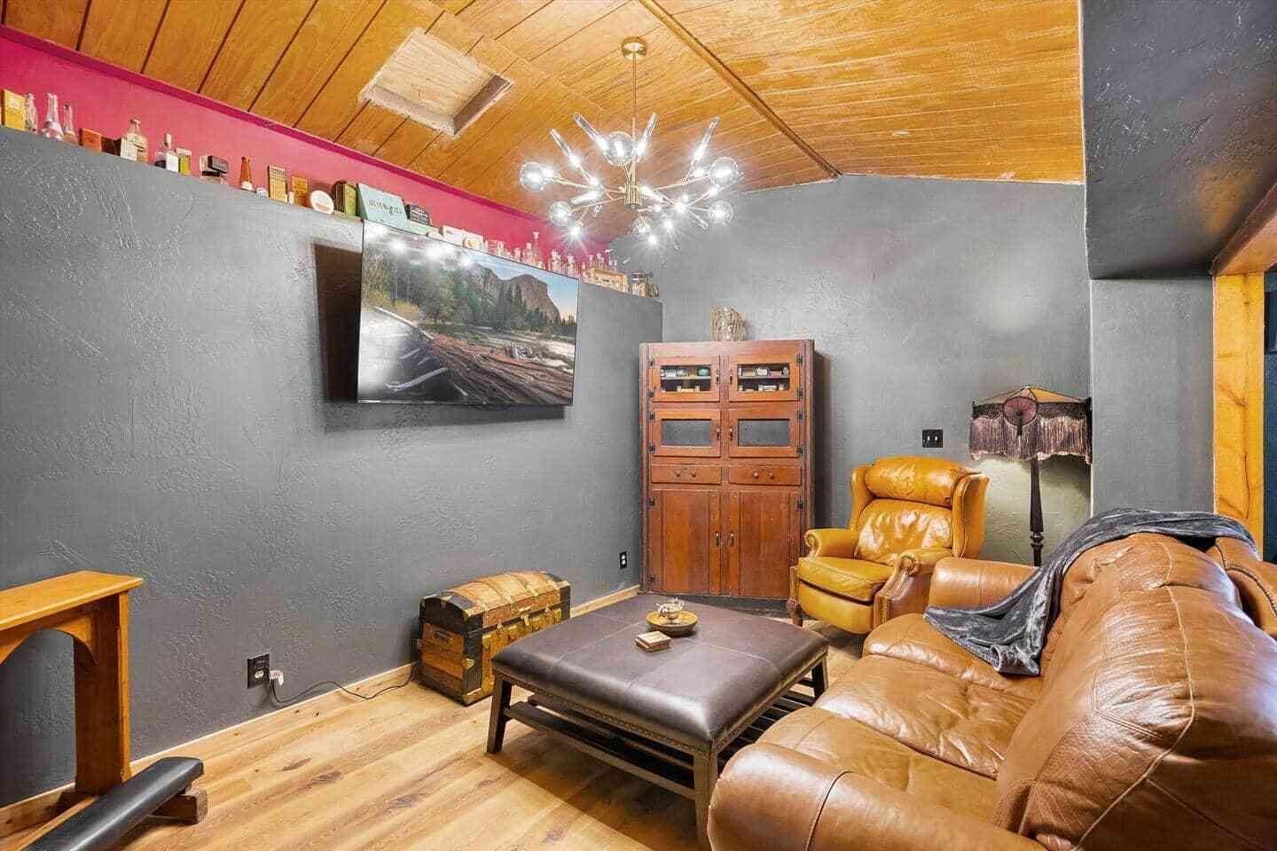 The Bizarre And The Beautiful - Albuquerque