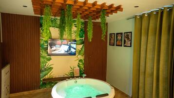 Suite-Estúdio Executiva | Banheira de imersão total