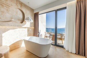 Premium Double Room with Balcony, Sea View and Bath Tub | Banheira de imersão total