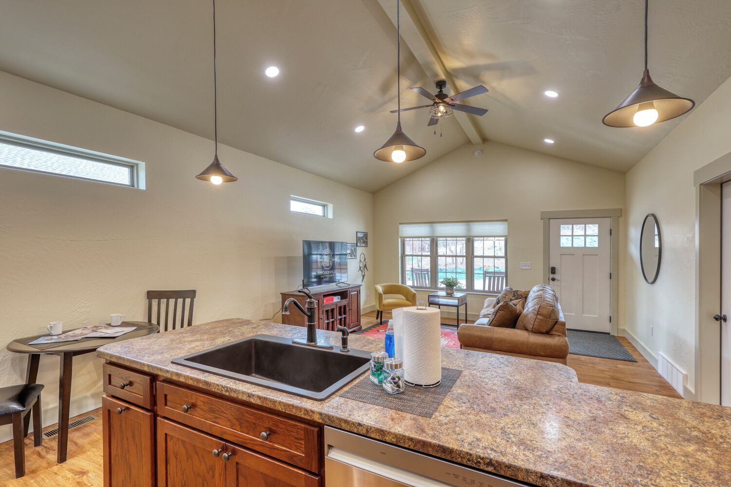 Rockerville Gold Town Lodging #5- This One-bedroom Condo Is Your Perfect Home Base For Adventure And Relaxation. Just Minutes From Mount Rushmore, Crazy Horse Memorial, Custer State Park, Sturgis, And The Badlands. - Mount Rushmore, SD