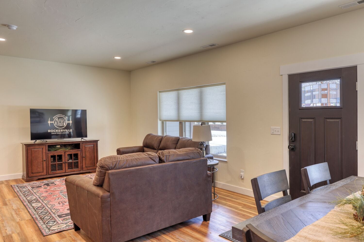 Rockerville Gold Town Lodging #15-this Two-bedroom Condo Is Your Perfect Home Base For Adventure And Relaxation. Just Minutes From Mount Rushmore, Crazy Horse Memorial, Custer State Park, Sturgis, And The Badlands. - Mount Rushmore National Memorial