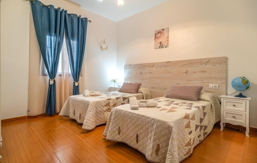 4 Bedroom Cozy Home In Iznajar - Iznájar
