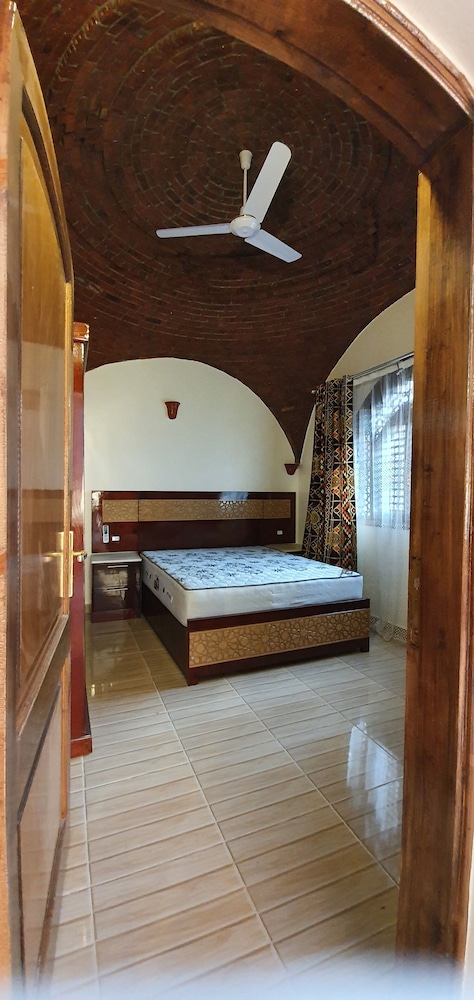 Villa Dôme 2 Appartements, Vue Nil Et Montagne Thébaine, Jardin Et Terrasse - Luxor