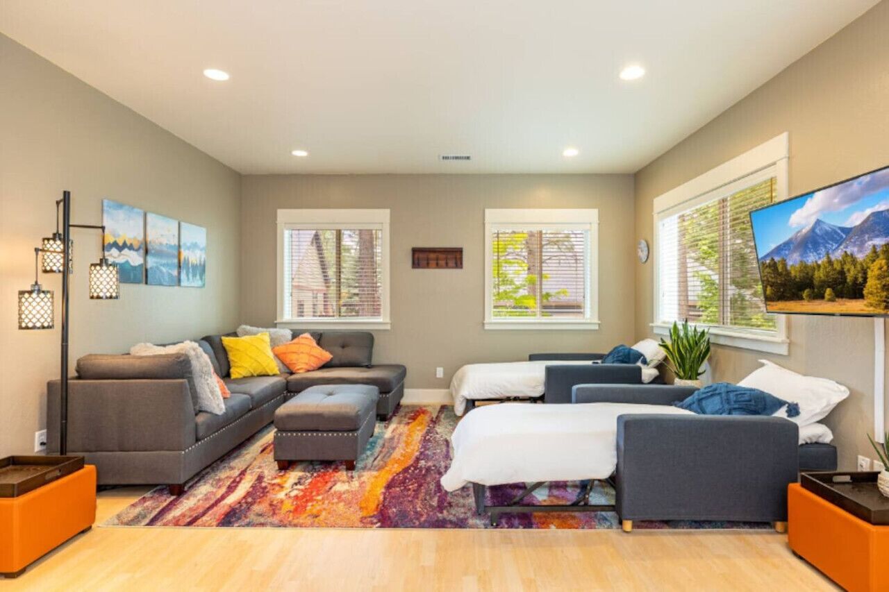 Spacious Family Mountain Retreat ~Covered Terrace W/heater ~Near Trails - Flagstaff, AZ