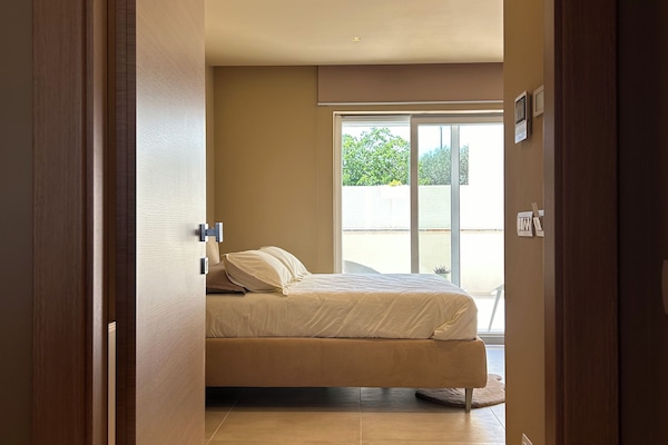 Suíte luxo | 1 quarto, frigobar, individualmente mobiliados, escrivaninha