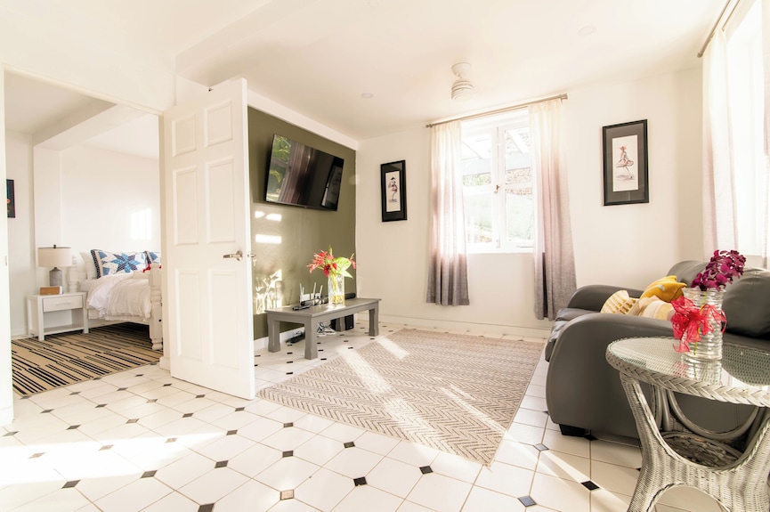 Luxury 1br Villa I Swimming Pool/garden I Central Location I Near Golf Course. - Saint Lucia