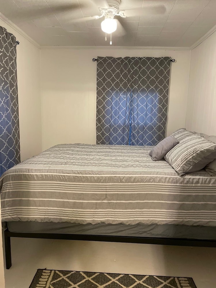 Hogan’s Hideout Bonnie Manor- Cozy Cottage to enjoy. - Eminence | Vrbo