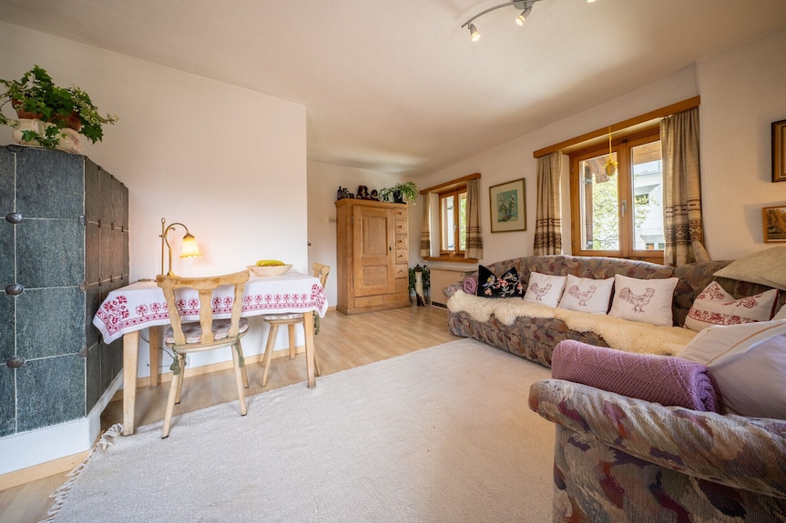 Chasa Rosa 2: 2.5-room Apartment In The Idyllic And Sun-drenched Mountain Village Of Vnà - Sent