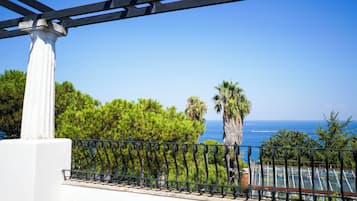 5 quartos, secretária, ferro/tábua de engomar, Wi-fi grátis