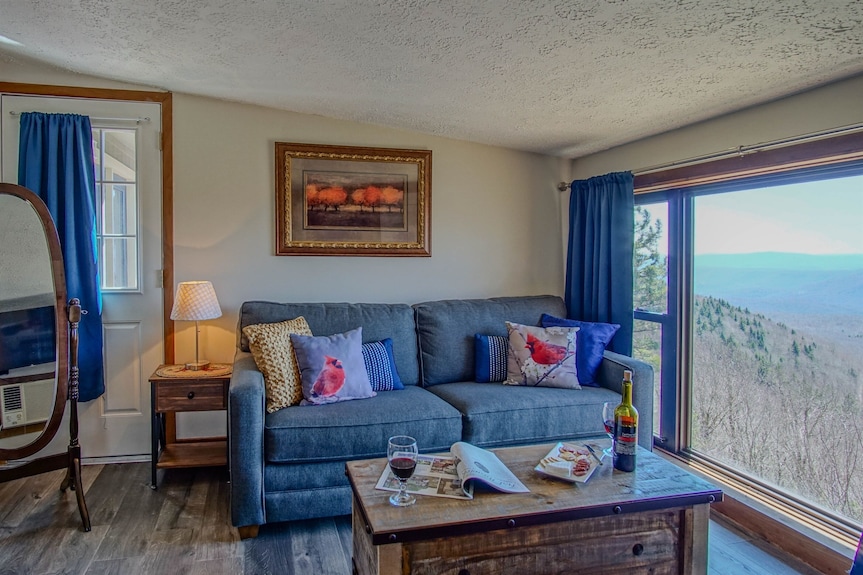 Chalet @ Snowshoe,kings,hot Tub,western Views! - West Virginia