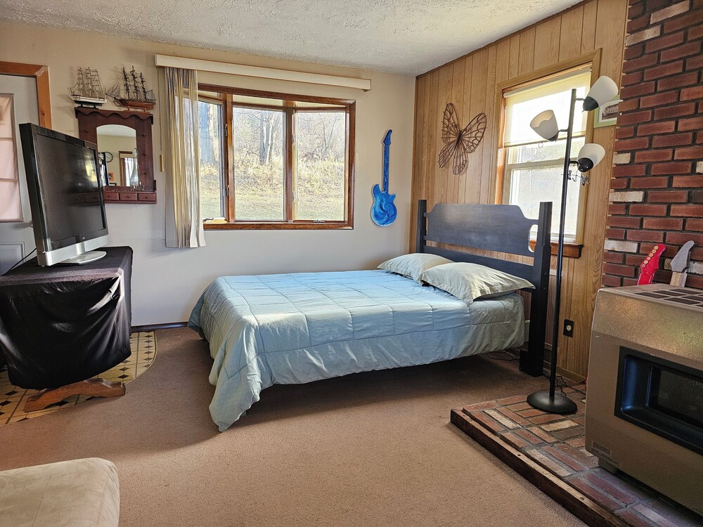 Mountain Top Home for Couples w. Large Deck near Windham - Best ...