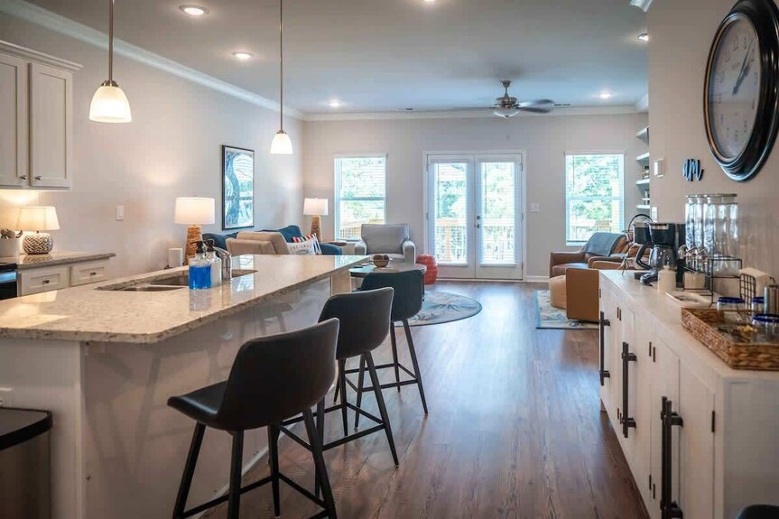 Lake Oconee Lakefront W/ Pool, Kayaks & Games - Greensboro, GA