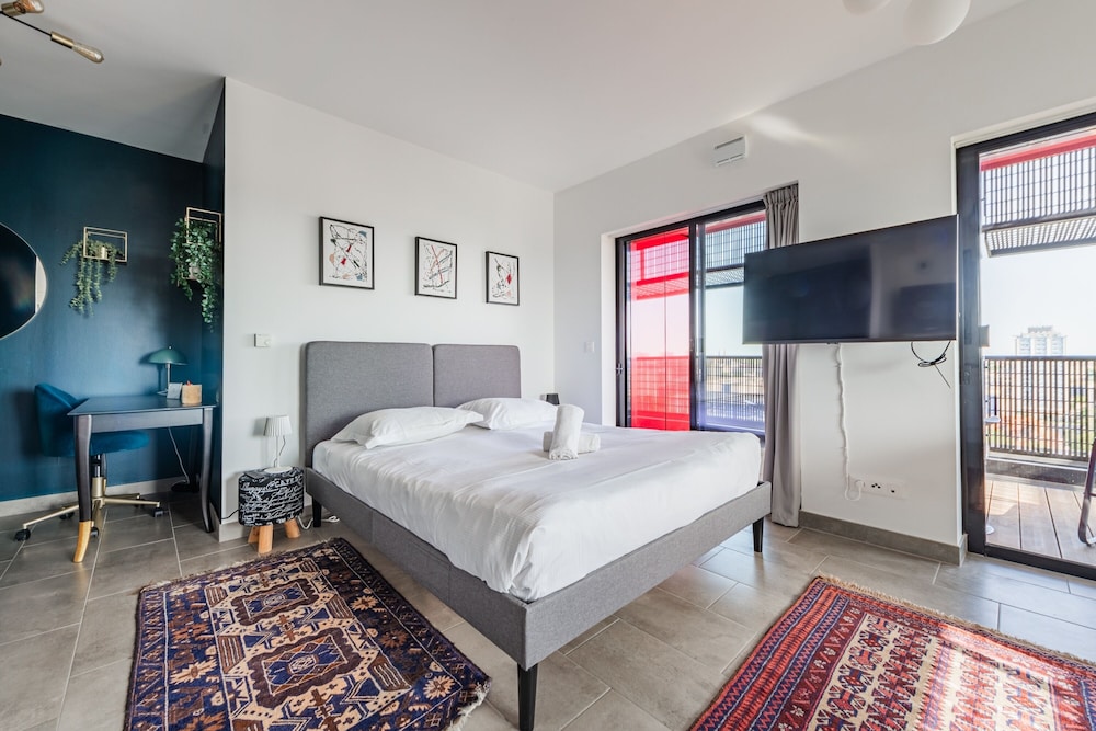 Red Sky - Studio presqu'île Malraux avec terrasse - Neudorf - Port du Rhin | Vrbo