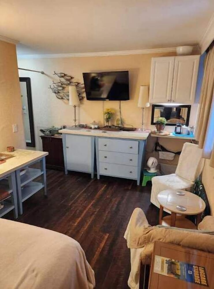 Central Waikiki Unit 4 U - Free Wi-fi 5 Min Walk To The Beach _10% Discount - Kailua, HI