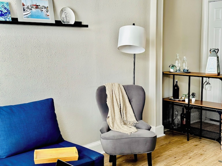 Cute And Close To Downtown! Off Street Parking W/ Short Walk To Academy/stadium - Maryland