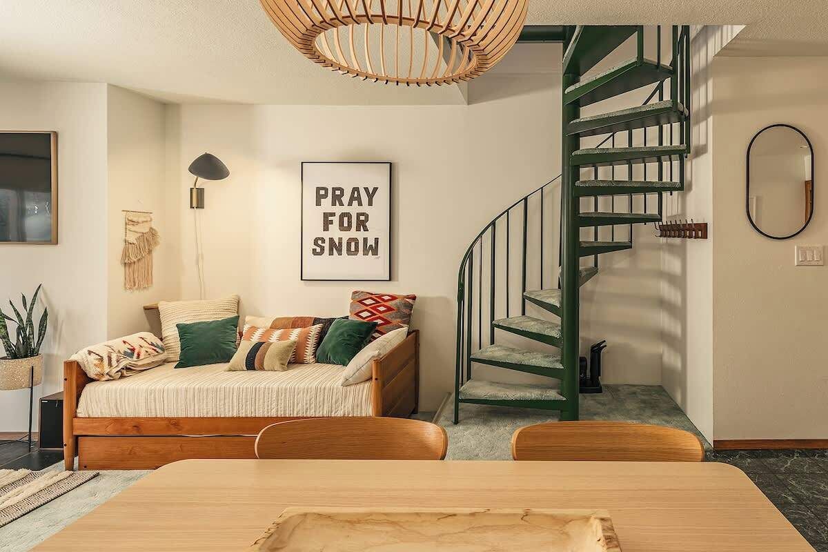 Alpine Charm By Alyeska Sleeps 6 - Alyeska, AK