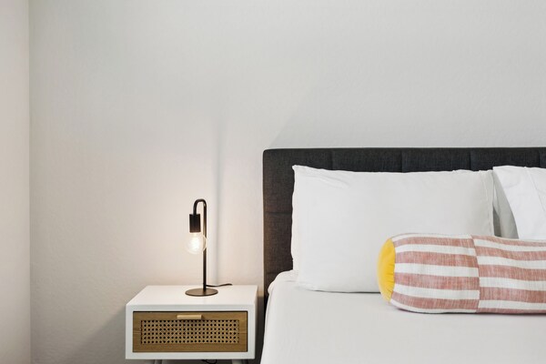 Gleaming Contemporary Home Pool  Bbq - Buckeye, AZ