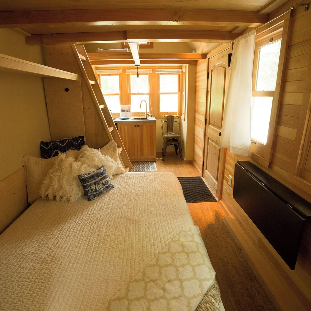 American Apsen - Couple's Getaway At A Tiny House Resort Near Estes Park - 리용