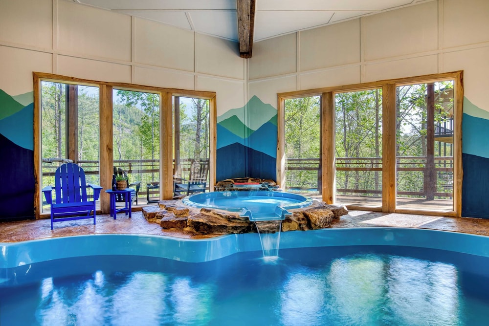 Birch Lodge By Avantstay Indoor Pool, Theater, Game Room & Stunning Views! - Gatlinburg, TN