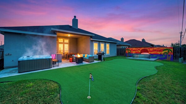 Graford By Avantstay Hot Tub, Firepit, Mini Putt - Corpus Christi, TX